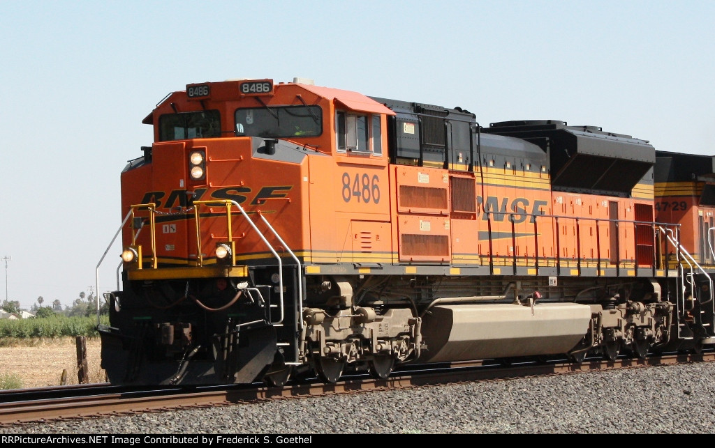 BNSF 8486